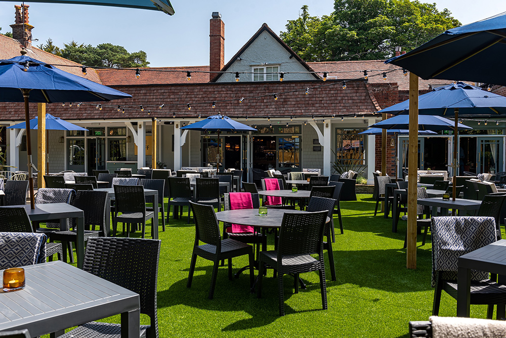 Gallery • See Photos of The Cliff, Poole